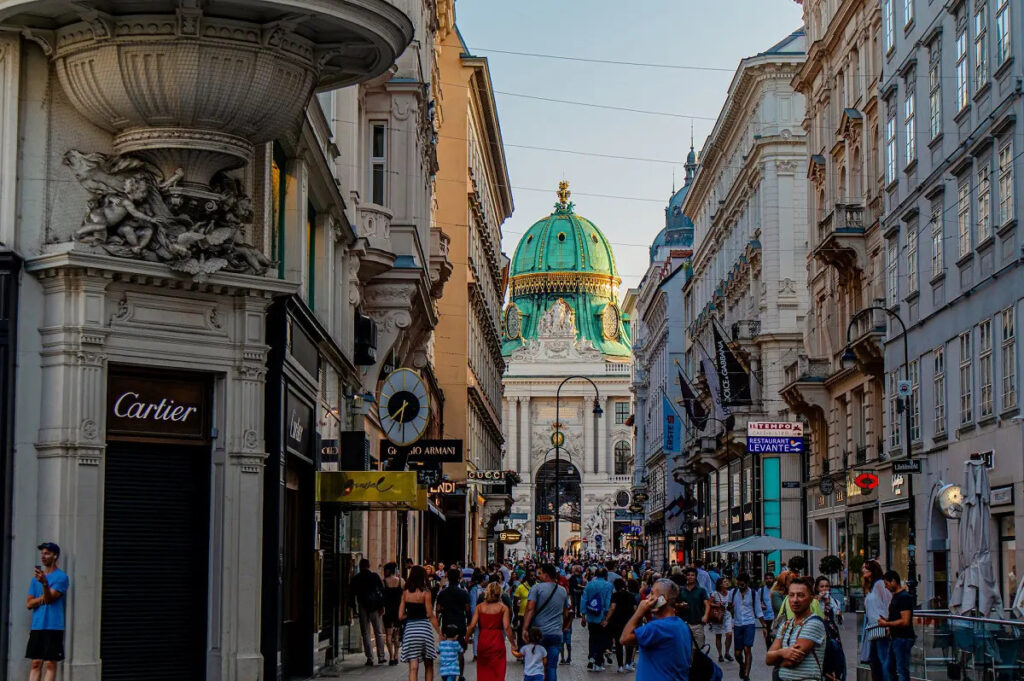 Vienna topped the ranking of the most convenient cities in the world ...