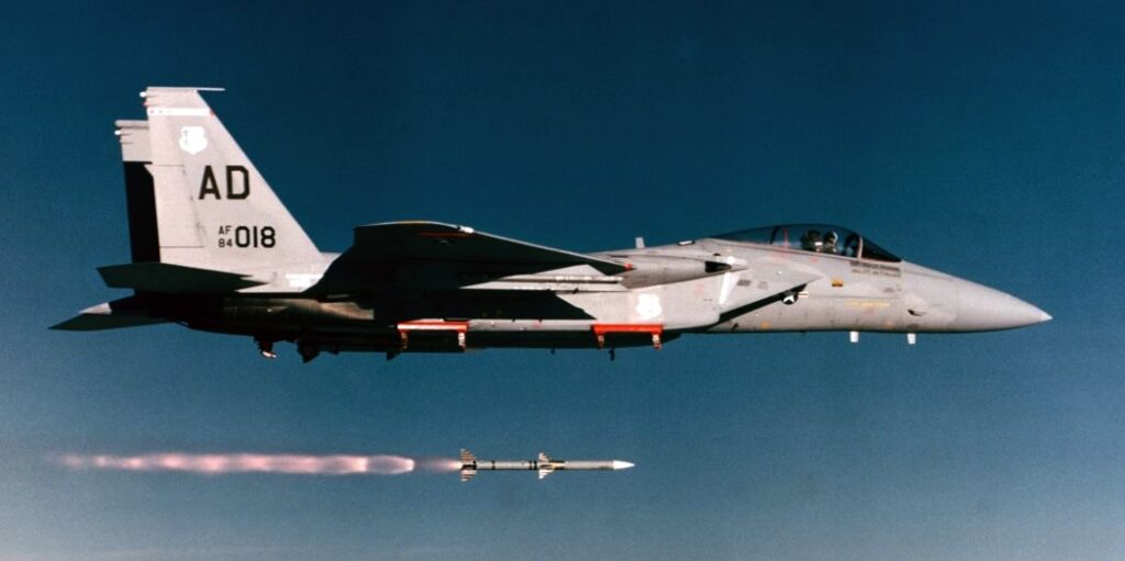 Modernized AIM-120D-3 missile for F-16 is capable of hitting targets at ...
