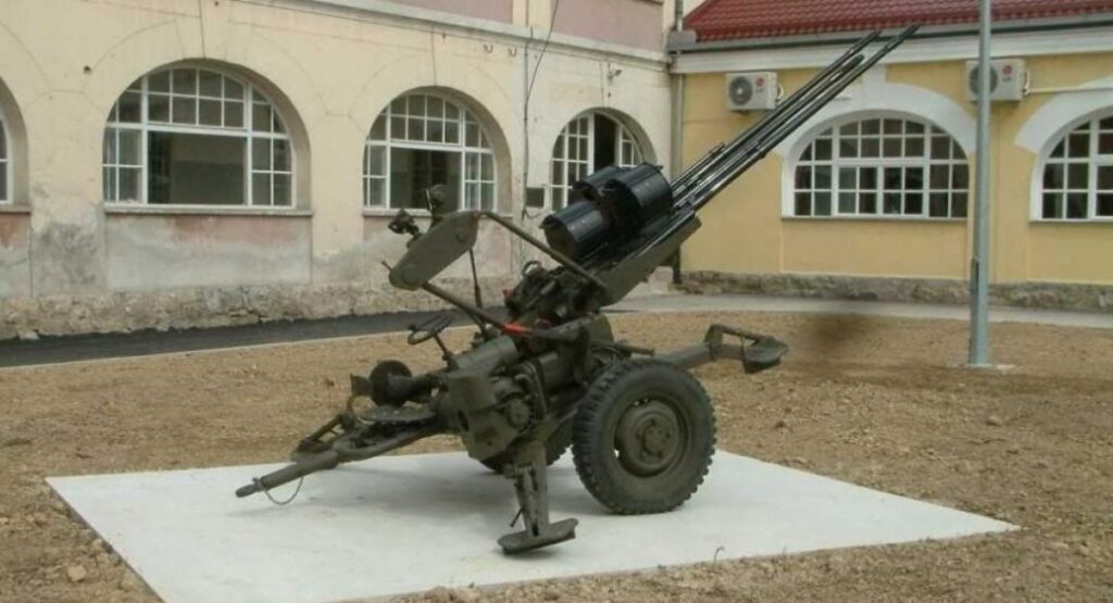Ukrainian soldiers spotted a rare Slovenian "chess machine gun" at the ...