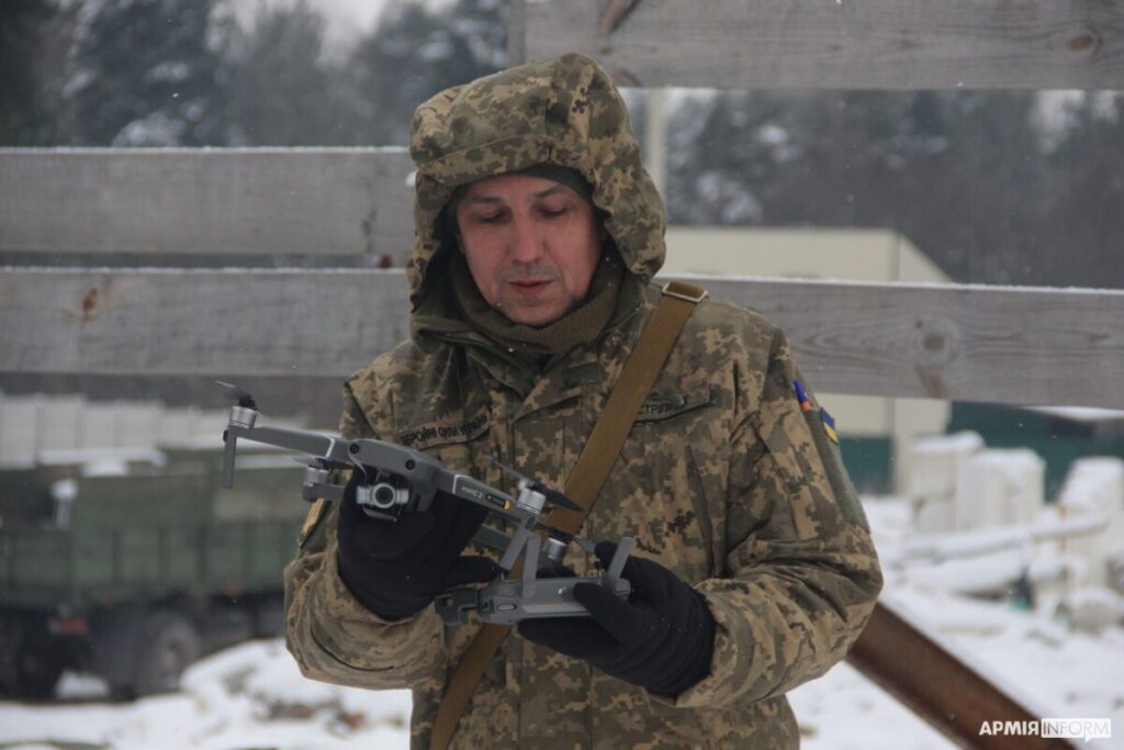 Ukrainian Armed Forces drone rammed a Russian artillery spotter (video ...