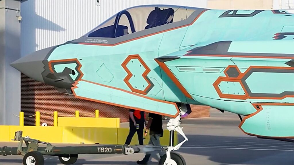 The most massive fifth-generation fighter jet in the world: the ...
