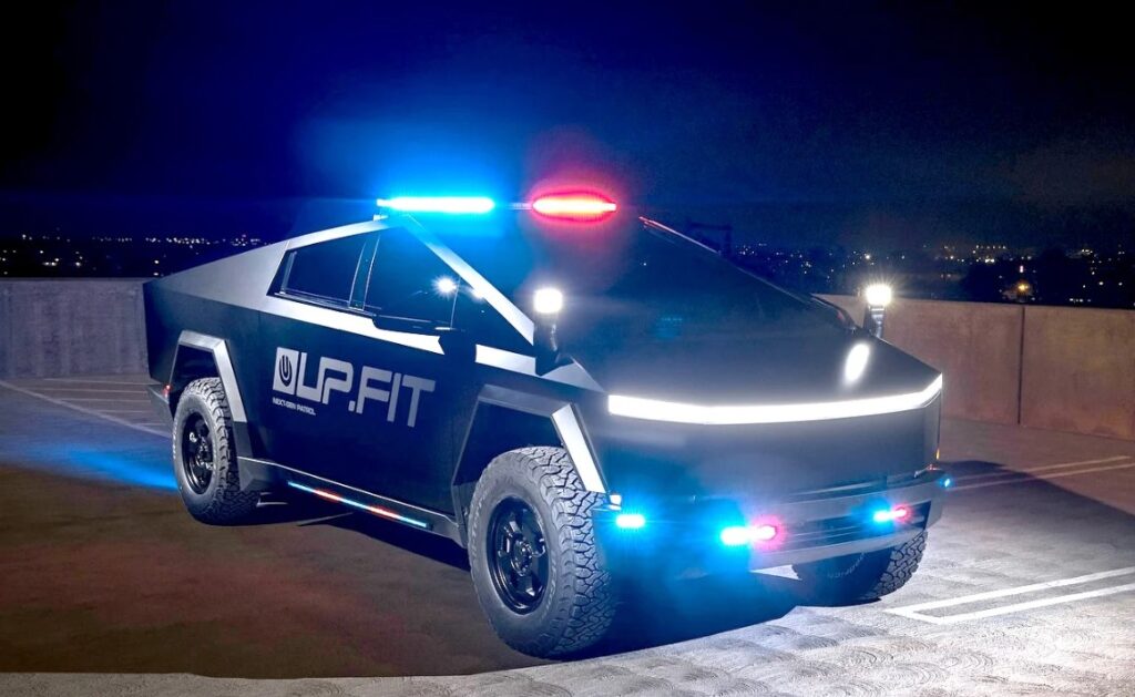 Police cyberpunk: Tesla Cybertruck turned into a patrol car (video ...