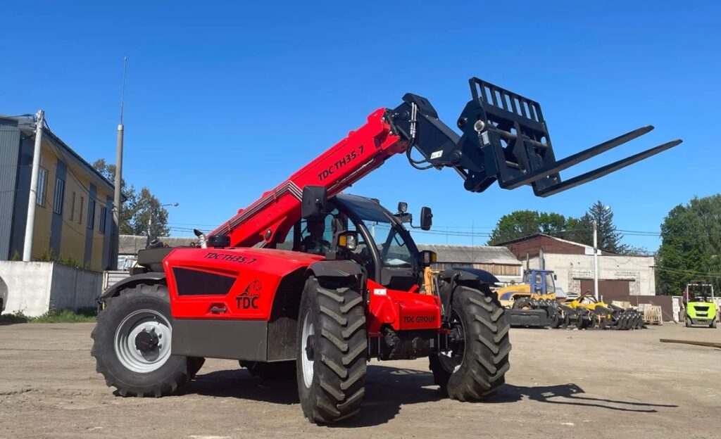 Ukrainian engineers have created a unique forklift that can move ...